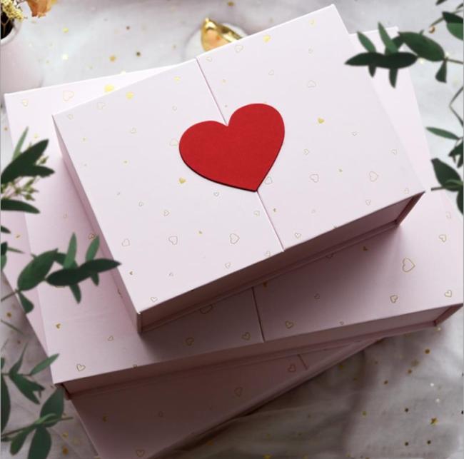 Double door cosmetic gift box set with contents