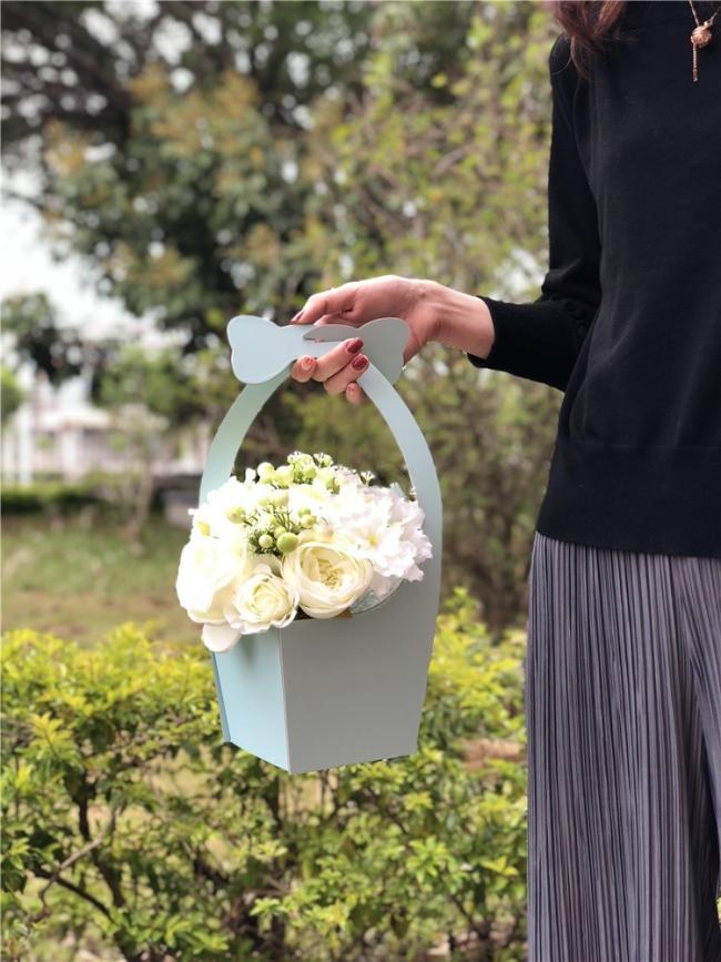 Custom flower box - side view showing handle
