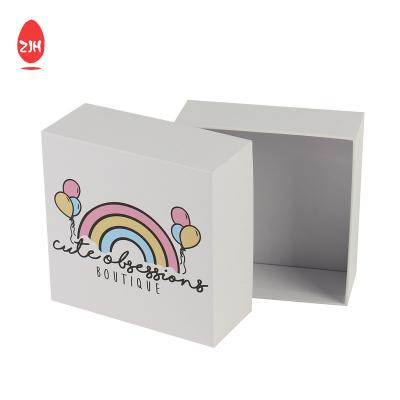China Embossing  White Cardboard Gift Packaging Box With Matte Laminated for sale