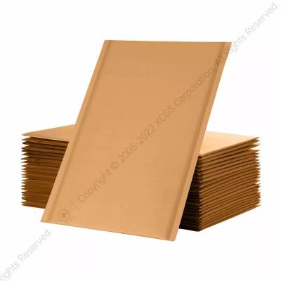 Cina Buste per la spesa rosa in carta kraft impermeabile con stampa flessografica Kraft Bubble Mailer in vendita