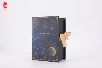 Cina Ribbon Handle Luxury Magnetic Gift Box Folding Custom Logo Hard Rigid in vendita