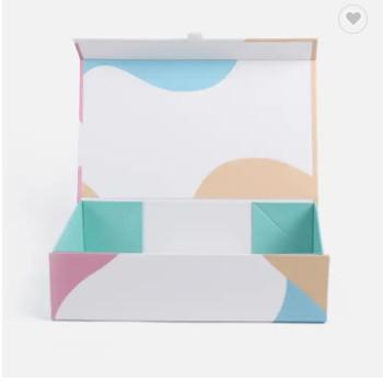 Cina Customized Size Logo Printing Magnetic Foldable Boxes for Satin Clothes Packaging in vendita