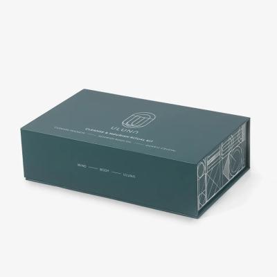 Cina Custom Logo Closure Gift Boxes Matt Black Cardboard Magnetic Rigid Boxes Recyclable in vendita