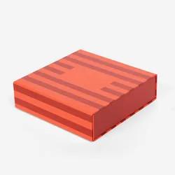 Cina ECO Cardboard Book Shaped Paper Box Cosmetic Dress Custom Folding Magnetic Gift Box in vendita
