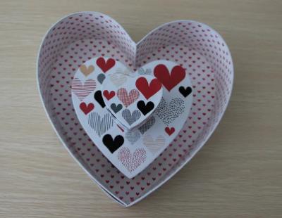 Cina Pink Heart Shaped Flower Bouquet Packaging Boxes Luxury For Valentine Gift in vendita
