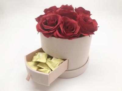 中国 引き出しと丸い花箱の包装付きのピンクシリンダー ベルベット花のギフトボックス 販売のため