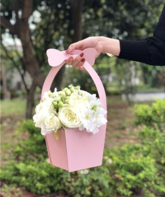 China Rozenboeketten Verpakkingsdozen Opvouwbare hangende bloemisten met handvat Fresh Custom Flower Box Te koop