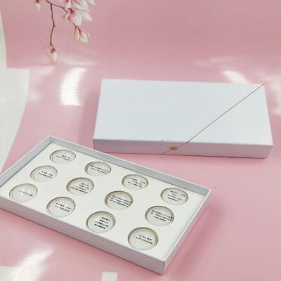 中国 ODM ボンボン紙ボードトリュフホリデーチョコレートギフトボックス（プラスチックインサート付き） 販売のため