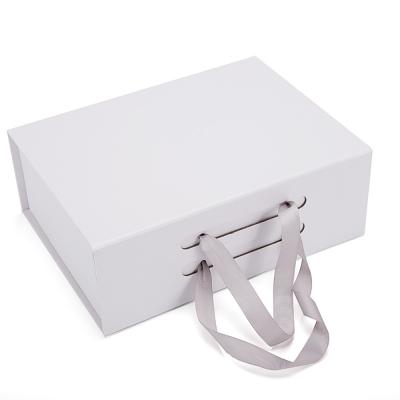 China CMYK Printed Corrugated Cardboard Folding Gift Box / Rectangle Shape Cardboard Giftbox for sale