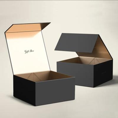 China Square Foldable Cardboard Gift Boxes Magnetic With Lid Matt Lamination Varnishing Printing for sale