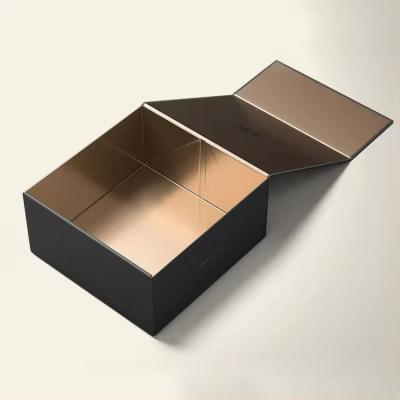 China Square Foldable Cardboard Gift Boxes Magnetic With Lid Matt Lamination Varnishing Printing for sale