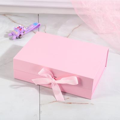 Cina Scatola regalo pieghevole in cartone rigido di lusso riciclata in vendita