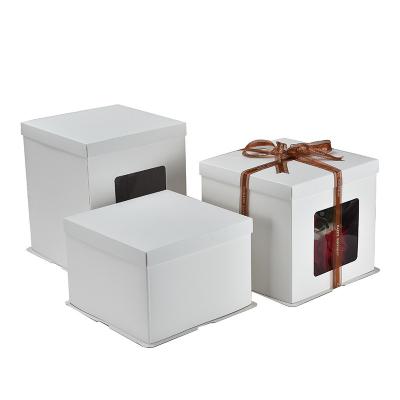 China Papel Artesanal Paste de cumpleaños Cajas de pastel en granel Caja de embalaje personalizado en venta