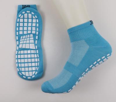Cina Il colore blu personalizza la vibrazione fuori afferra i calzini, i calzini comodi del parco del trampolino, anti calzini di rimbalzo di slittamento in vendita