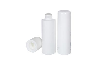 中国 柔らかいタッチの白いプラスチック化粧品の包装は80/100/120/150mlローションのびんおよび60/100mlクリームの瓶を置いた 販売のため