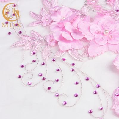 Cina Floreali a 53 pollici ricamati merlettano il pizzo rosa fatto a mano del fiore del poliestere di 20% in vendita
