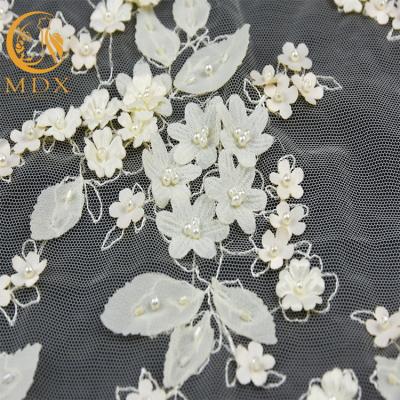 Cina Il fiore bianco di Tulle 3D merletta il ricamo di nylon di 80% per nozze in vendita