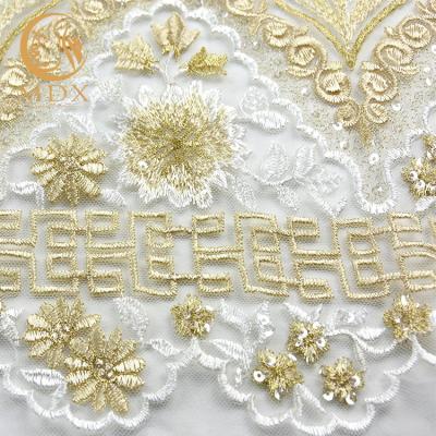 China Freies Beispielgoldpaillette-Spitze-Gewebe schönes gesticktes Eco freundlich zu verkaufen