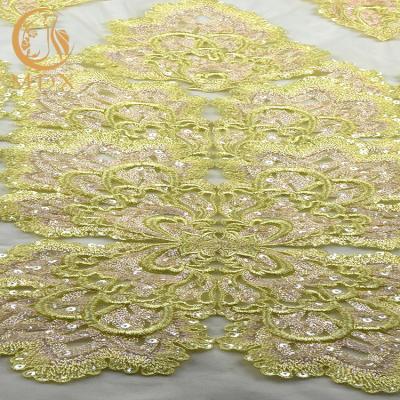 China Largura bordada feito-à-medida romântica de Mesh Lace Fabric Polyester 140cm à venda