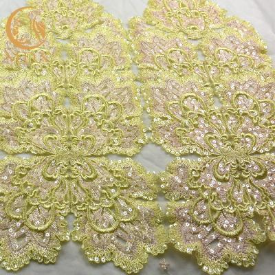 China Largura bordada feito-à-medida romântica de Mesh Lace Fabric Polyester 140cm à venda