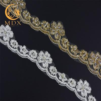 Cina L'OEM ha tricottato il ricamo su ordinazione Mesh With Beads molle della disposizione del pizzo del fiore 3D in vendita