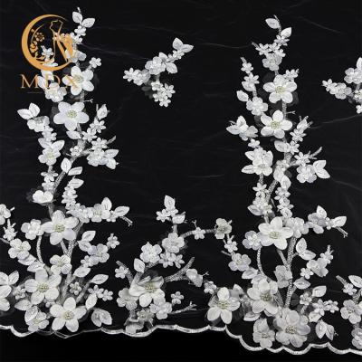 Cina Le nozze nuziali Tulle merlettano la disposizione 25cm con la decorazione del fiore 3D con le perle in vendita