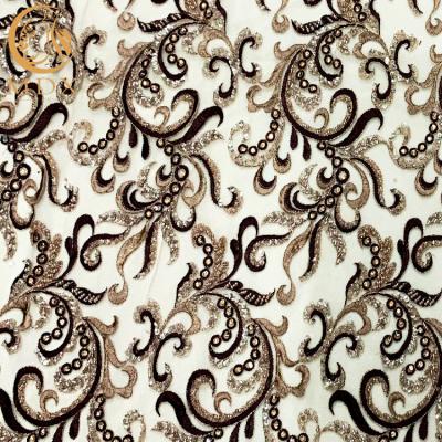 Cina cristalli di rocca fatti a mano e perle del tessuto del pizzo di 135Cm decorativi in vendita