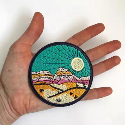 China Patches de bordado de ropa de forma redonda Patches bordados de moda 3d personalizados for sale