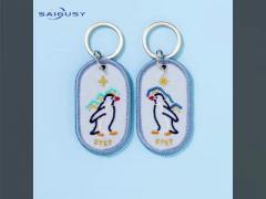 Hello Kitty Trust Duo Sleutelhangers Rood en Blauw Paar Geborduurde TRUST geloften Bestie & Couple Essentials
