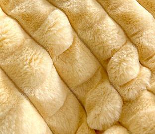Cina 320 grammi Piumaggio morbido Piumaggio corallino Piumaggio caldo Piumaggio caldo Piumaggio caldo in vendita