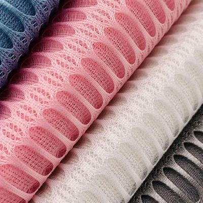 China 3mm warp gebreide mesh scheurbestendige 3D mesh materiaal 210GSM tot 360GSM Te koop