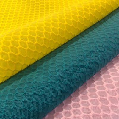 Cina 100% tessuto a maglia di poliestere a maglia a maglia Airmesh traspirante Spacer Mesh Fino tessuto a maglia nera in vendita