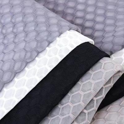 Cina 100 per cento 200gm tessuto di maglia di poliestere Airmesh tessuto traspirante di maglia di tessuto in vendita