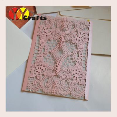 Cina il laser unico del pizzo della perla su misura carta dell'invito del partito di promozione di rosa della carta dell'invito di nozze ha tagliato il fiore unico in vendita