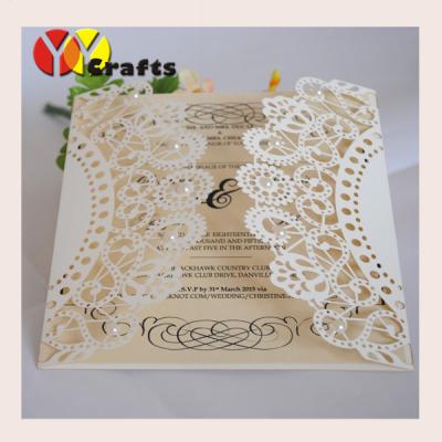 Китай Карточка цвета слоновой кости приглашения венчания отрезка лазера с Handmade украшениями малых перл продается