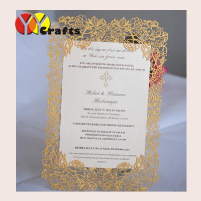 中国 花のレースの金属ペーパーが付いている優雅な結婚式の招待カード 販売のため