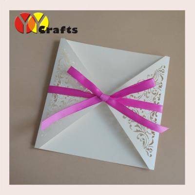 Китай Invitaiton венчания цветка отрезка лазера чешет карточки invitaiton бумаги перлы цвета втулки пурпуровые продается
