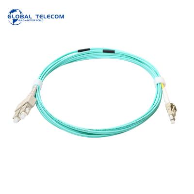 中国 OM4 2は繊維光学のパッチ・コードLC複式アパートの多重モードの50/125 LCをメーターで計る 販売のため