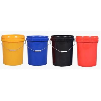 China Cubo de plástico de 5 galones con tapa de boca de plástico para lubricante de aceite en venta