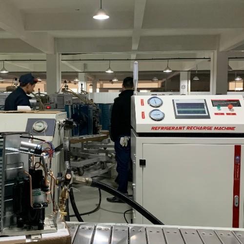 Quality automatic single charging gun refrigerant charging machine R22 R407C R134a freon for sale