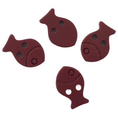 Cina Il pesce modella la camicia immagina i bottoni di plastica con il doppio foro piano di progettazione 2 in vendita