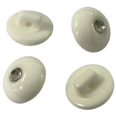 China Is de Ronde van de Plastic Harsknopen van Fauxdiamond on face 18L voor het Naaien van Overhemd van toepassing Te koop