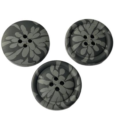 China Grey Horn Design Plastic Coat-Knopen met Groef op het Gebruik van het Rand50l 4 Gat op de Laag van Vrouwen Te koop