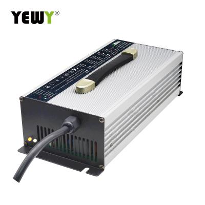 Cina 102.2V 2500W 15 litio del caricatore Lifepo4 accumulatore per di automobile elettrica di amp in vendita