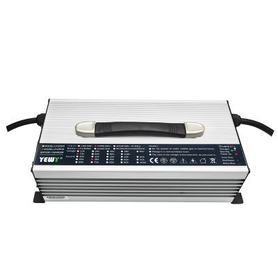 Cina 102.2V 2500W 15 litio del caricatore Lifepo4 accumulatore per di automobile elettrica di amp in vendita