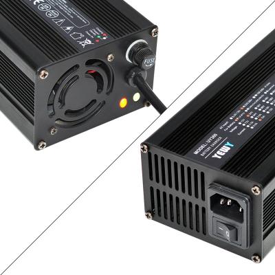 Cina caricatore elettronico d'argento LifePo4 di potere del caricabatteria di 6a 48v 5a in vendita