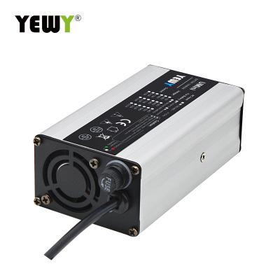 Cina caricatore elettrico portatile della bicicletta del caricabatteria di 48v 2a 6a 12v in vendita