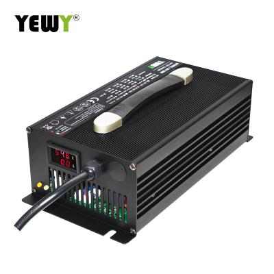 Cina Alto potere acido al piombo LiFePo4 di 12v 50a del caricatore d'argento della batteria al litio in vendita