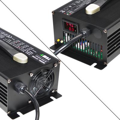 Cina CA di 24V 35A al portatile versatile del caricatore del pacchetto della batteria di CC LiFePO4 in vendita
