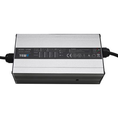 Cina Il caricabatteria elettrico del AGV di 10A 12V PFM impermeabilizza il grado IP65 in vendita